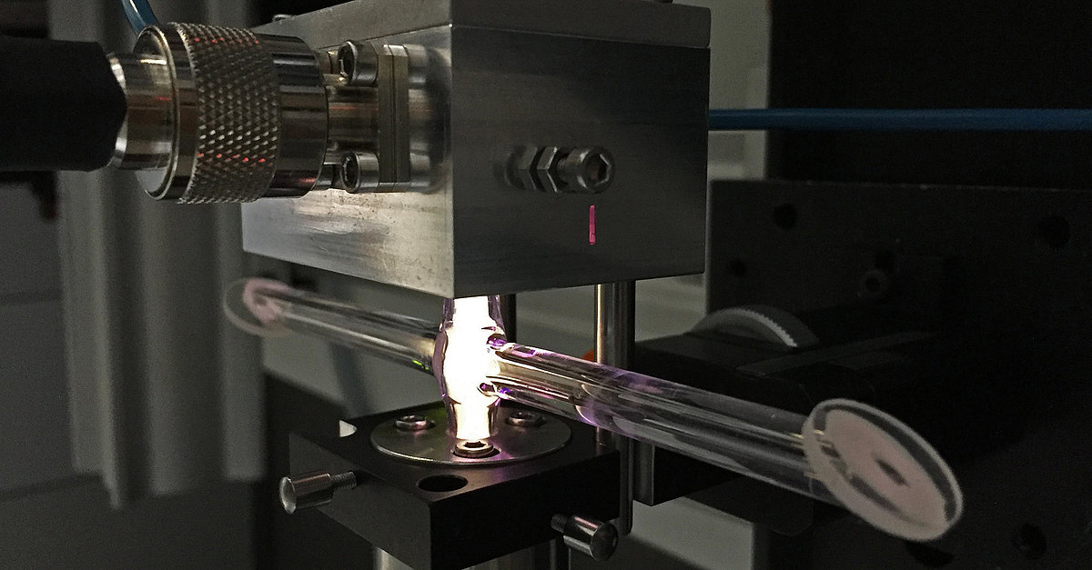 Inductively coupled atmospheric plasma sources for the semiconductor ...