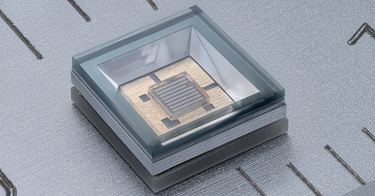 Far-UVC LEDs emitting at 226 nm for sensing of nitrogen oxide ...