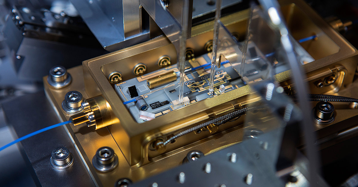 Space qualification of 1064 nm laser modules for cold-atom experiments ...