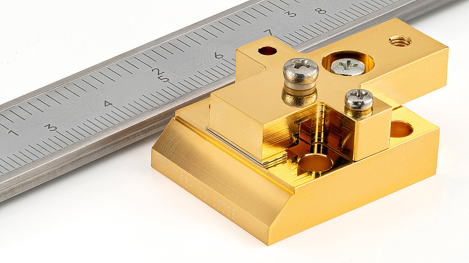 Precision engineering of the thermal profile in high-power broad-area ...
