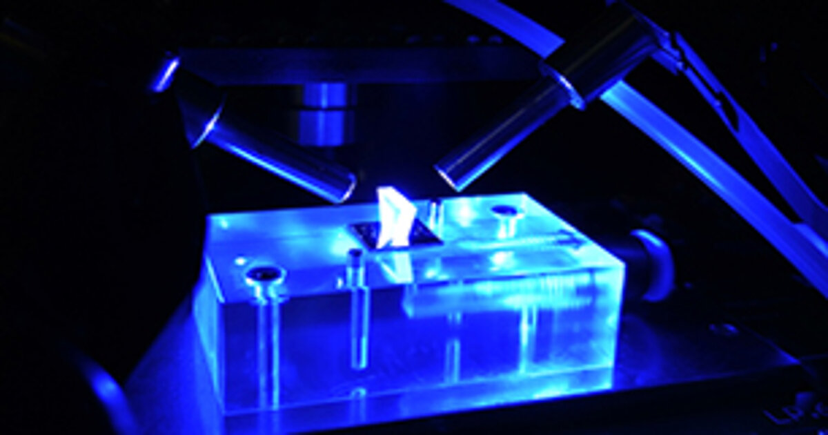 Hybrid atom traps for high-sensitivity quantum sensors in compact ...